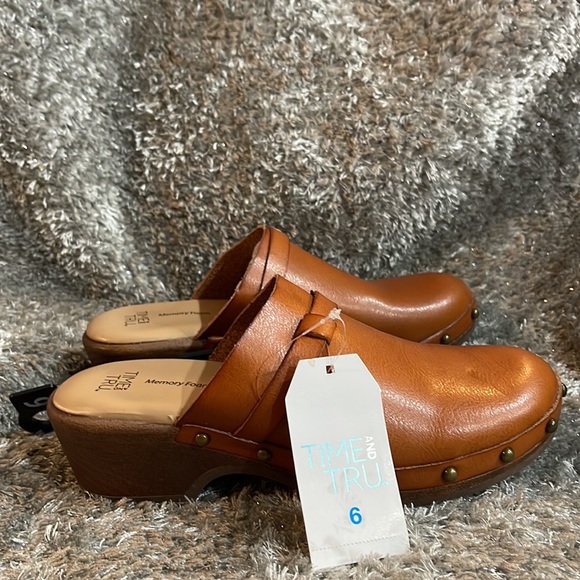 Time and Tru | Shoes | Nwt Time And Tru Brown Clog | Poshmark